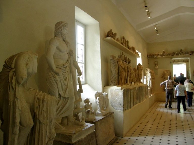 10 Fascinating Facts About The Epidaurus Ancient Theatre ...